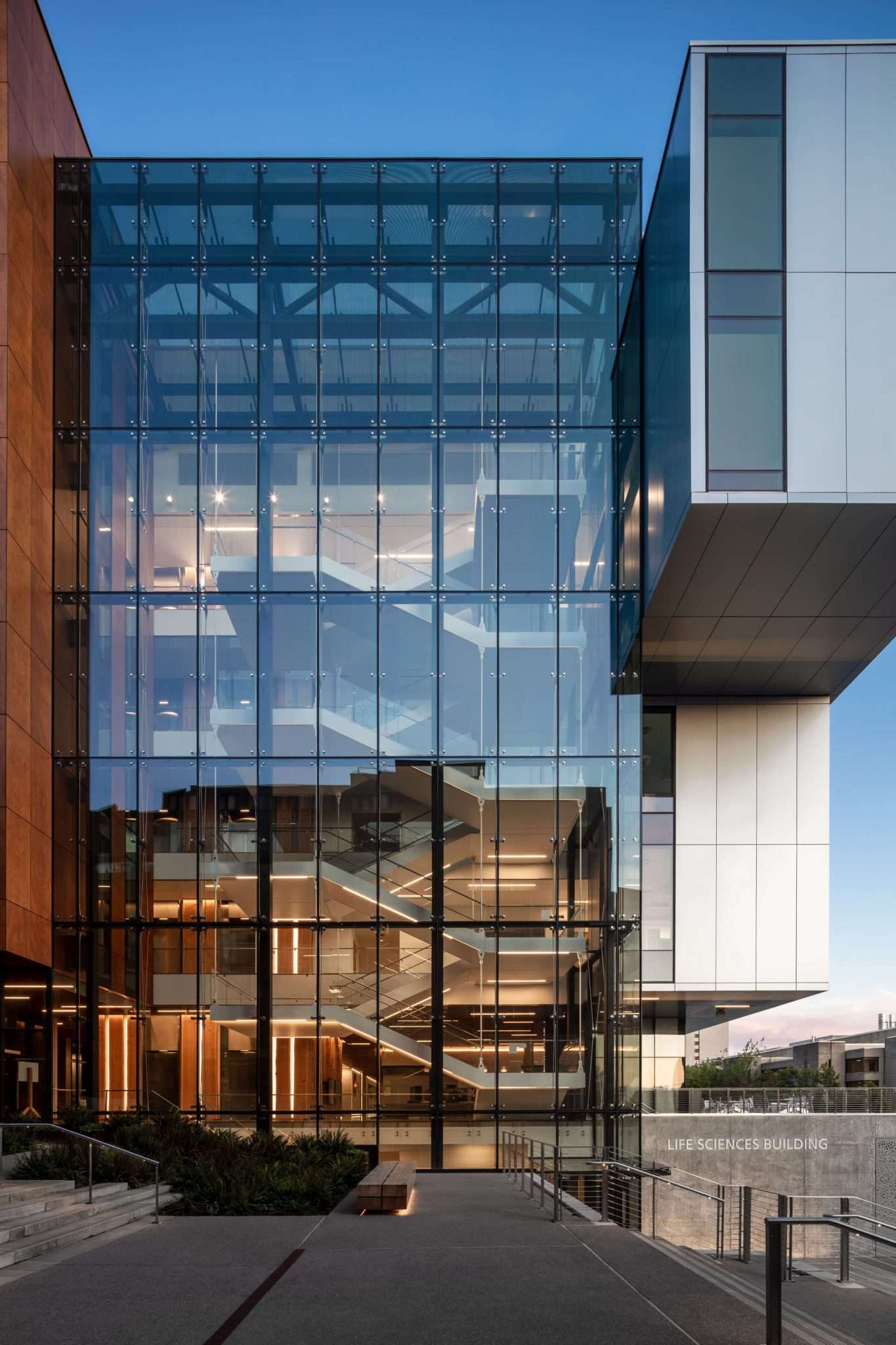 University of Washington Life Sciences Building | Novum Structures